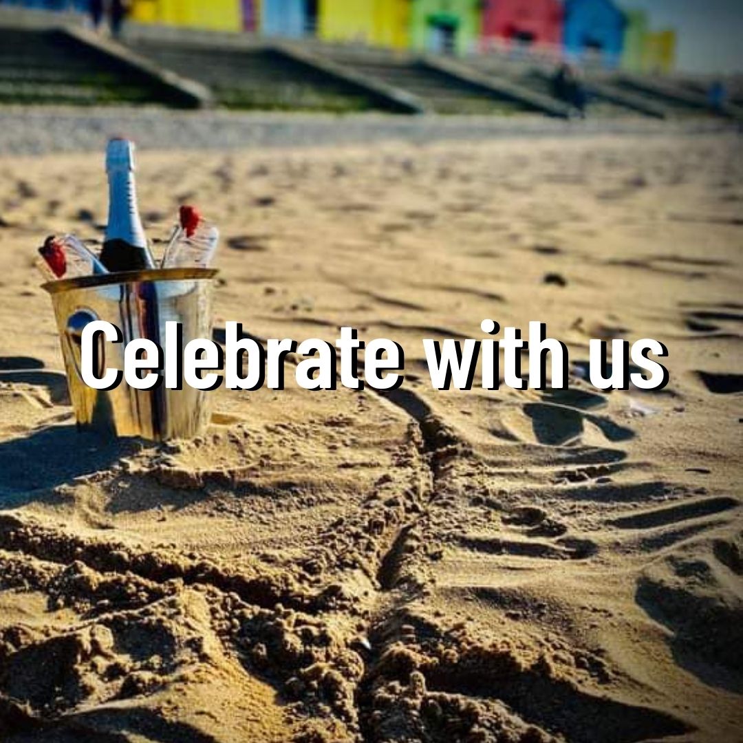 Beach Hut – Right on the beachfront in Rhyl